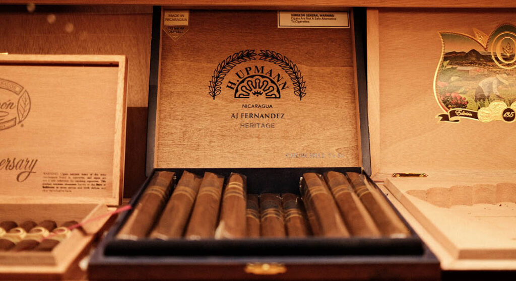 Trophy Bar Bourbon & Cigars - Derby City Downtown